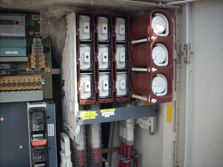 Eaton Magnefix MF 400A KKT Ring Main Unit beveiliging | LV Trading B.V.